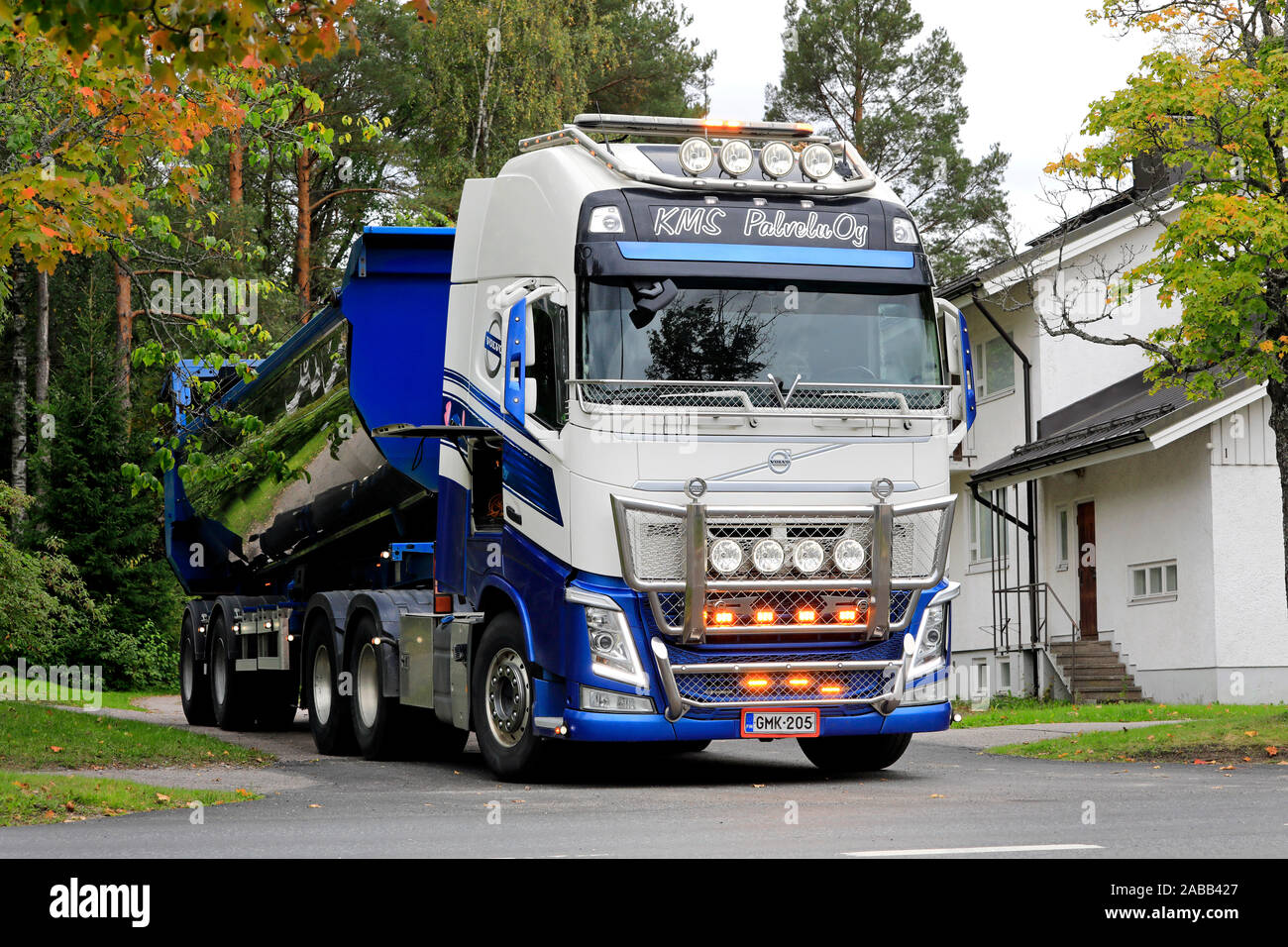 Volvo fh tipper hi-res stock photography and images - Alamy