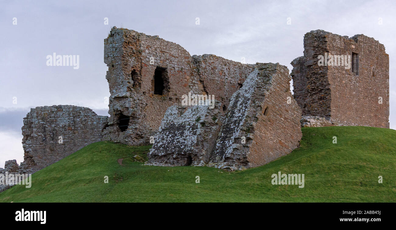 Duffus Castle, Moray, Scotland Stock Photo - Alamy
