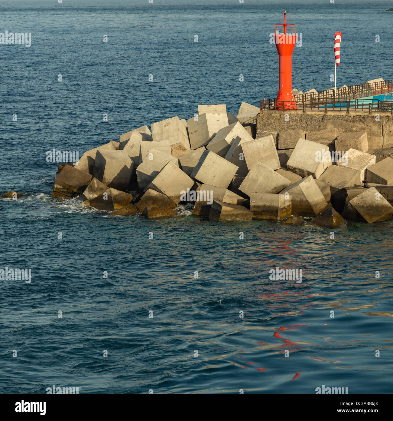 Building block lighthouse hi-res stock photography and images - Alamy