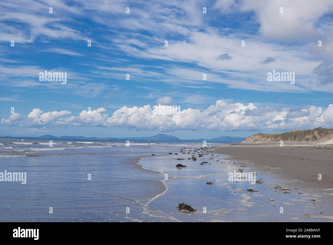 Barmouth gwynedd beach hi-res stock photography and images - Alamy