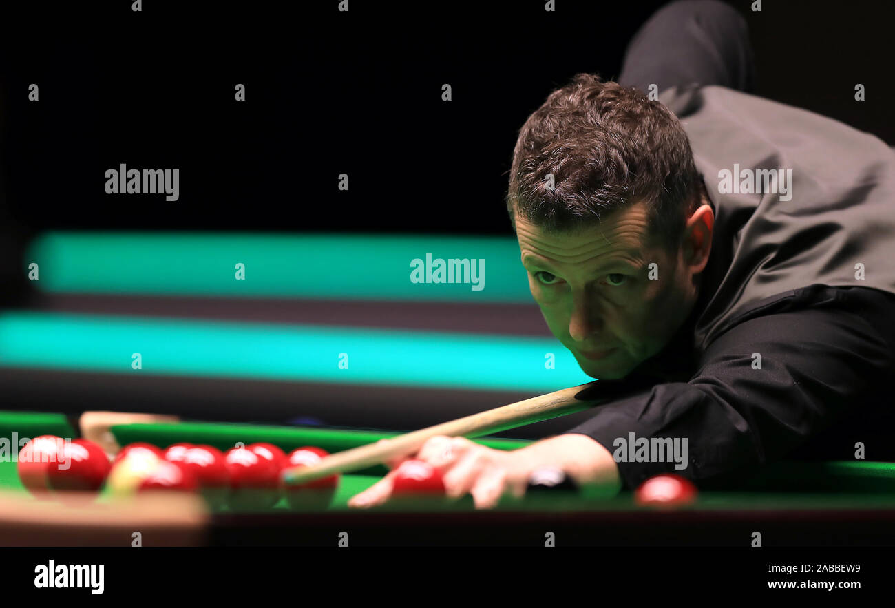 Peter Lines in action against John Higgins during day one of the Betway ...