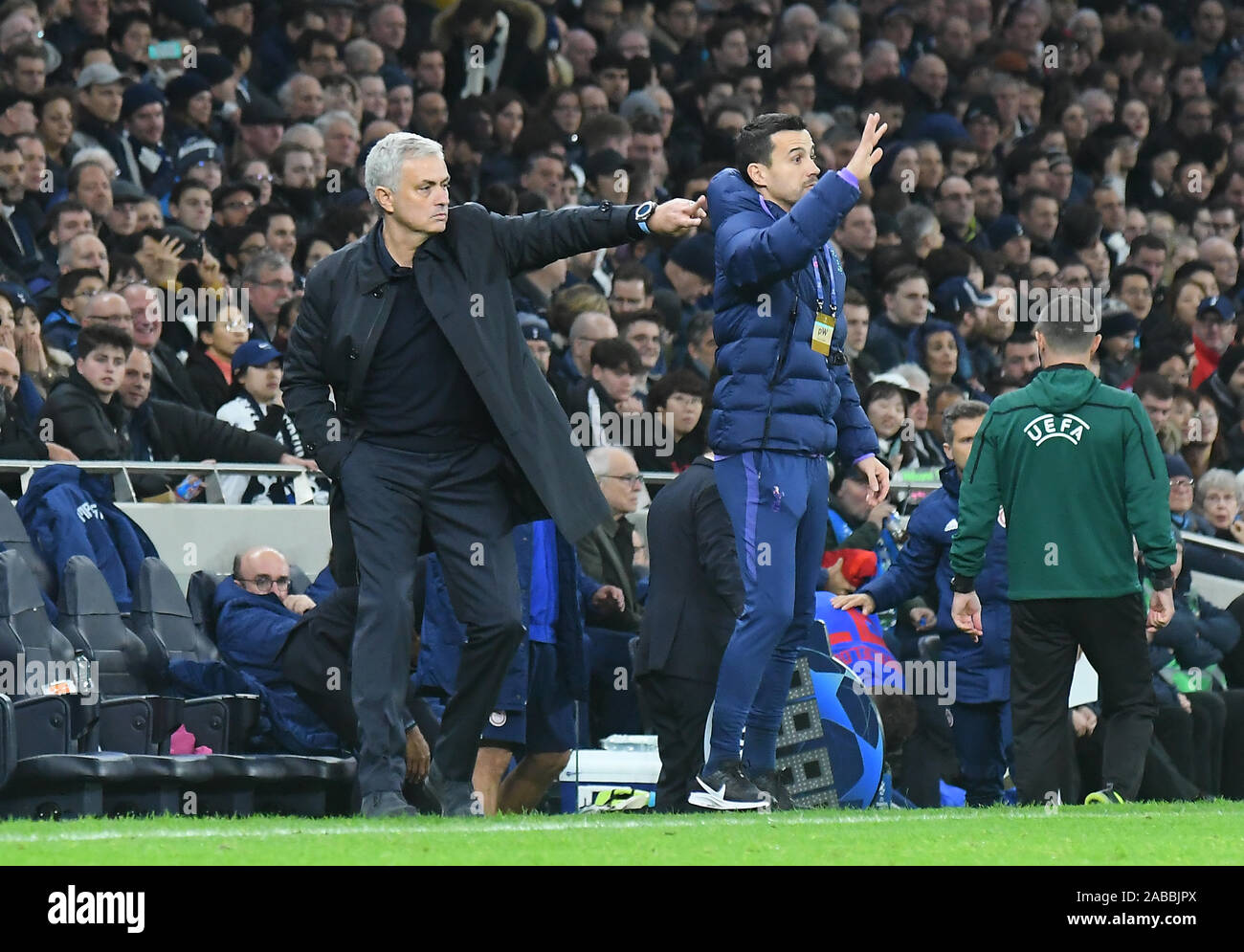 Tottenham hotspur jose mourinho hi-res stock photography and images - Alamy