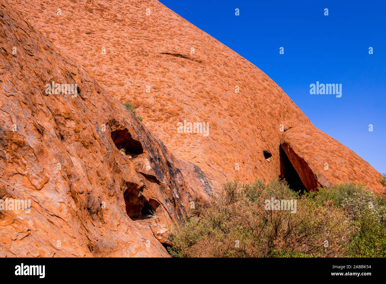 The Mala walk goes from the Mala carpark to Kantju Gorge along the base ...