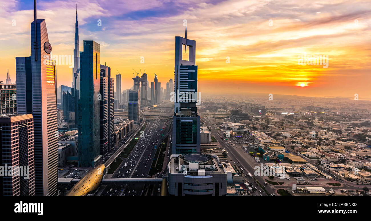 Dubai luxury hotels hi-res stock photography and images - Alamy