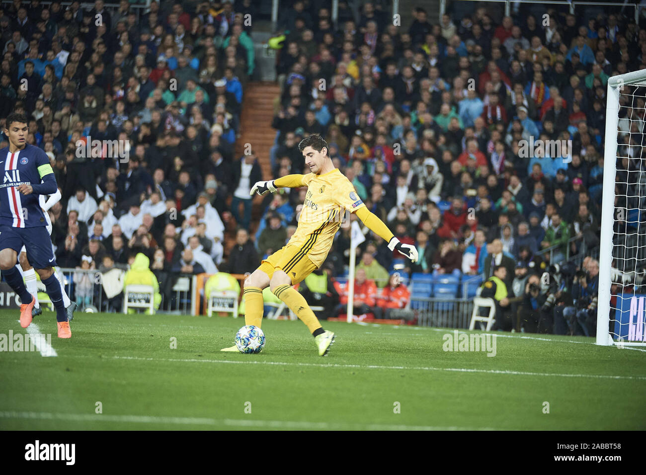 Madrid, Madrid, Spain. 26th Nov, 2019. Thibaut Courtois (goalkeeper ...