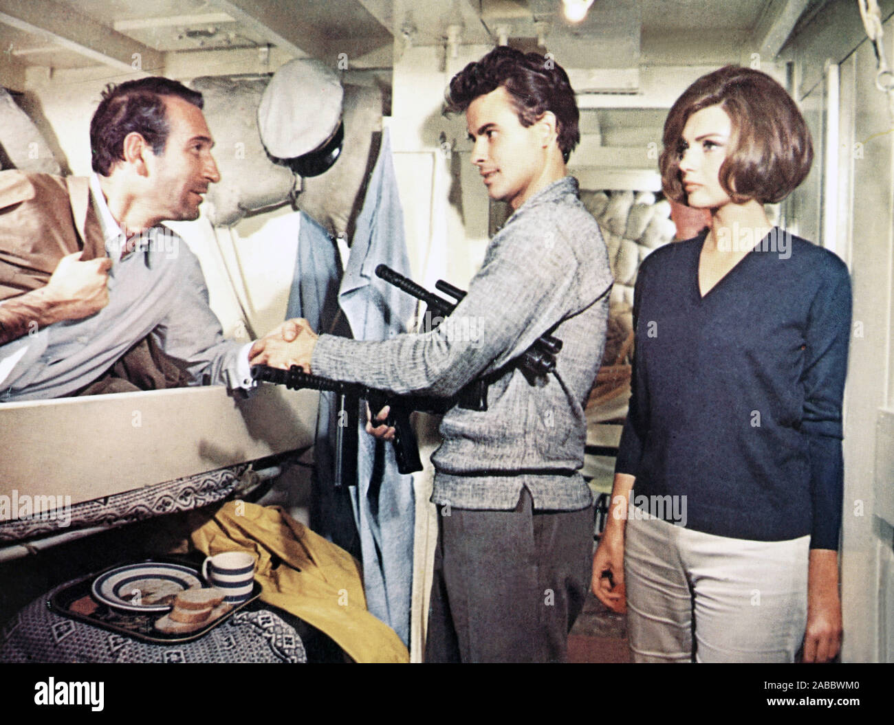 THAT MAN IN ISTANBUL, (aka ESTAMBUL 65), Horst Buchholz (center), Sylva ...