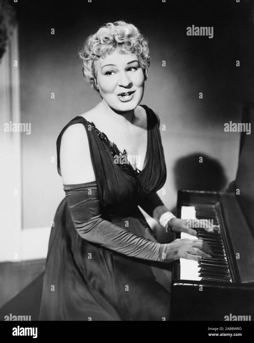 ABOUT MRS. LESLIE, Shirley Booth, 1954 Stock Photo - Alamy