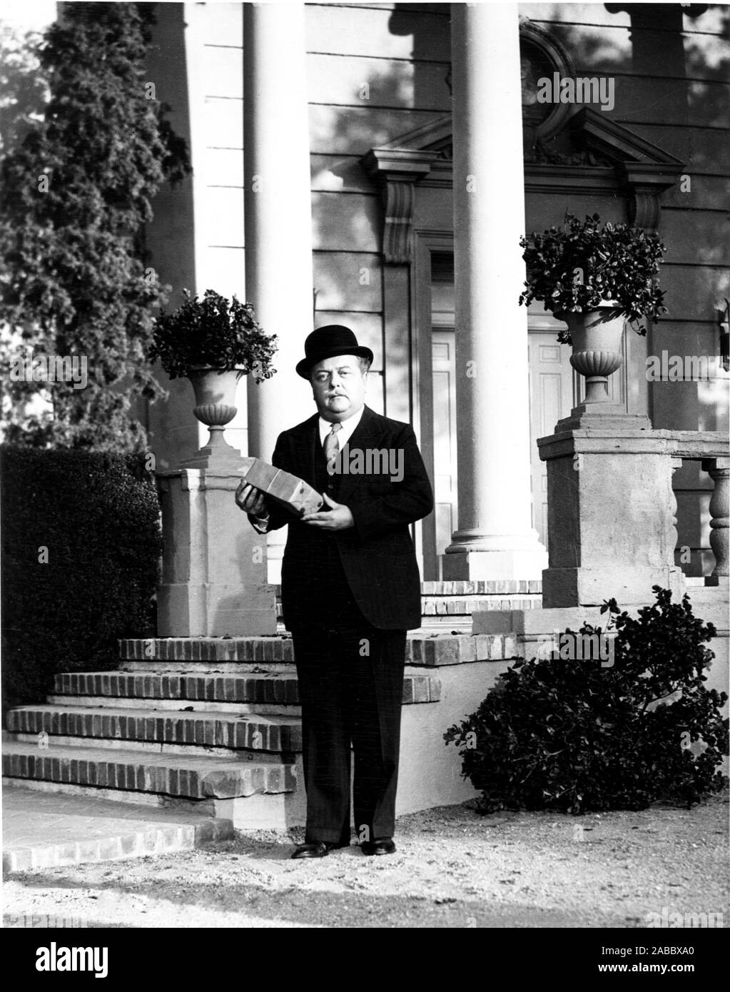 ALIAS MR. TWILIGHT, Lloyd Corrigan, 1946 Stock Photo - Alamy