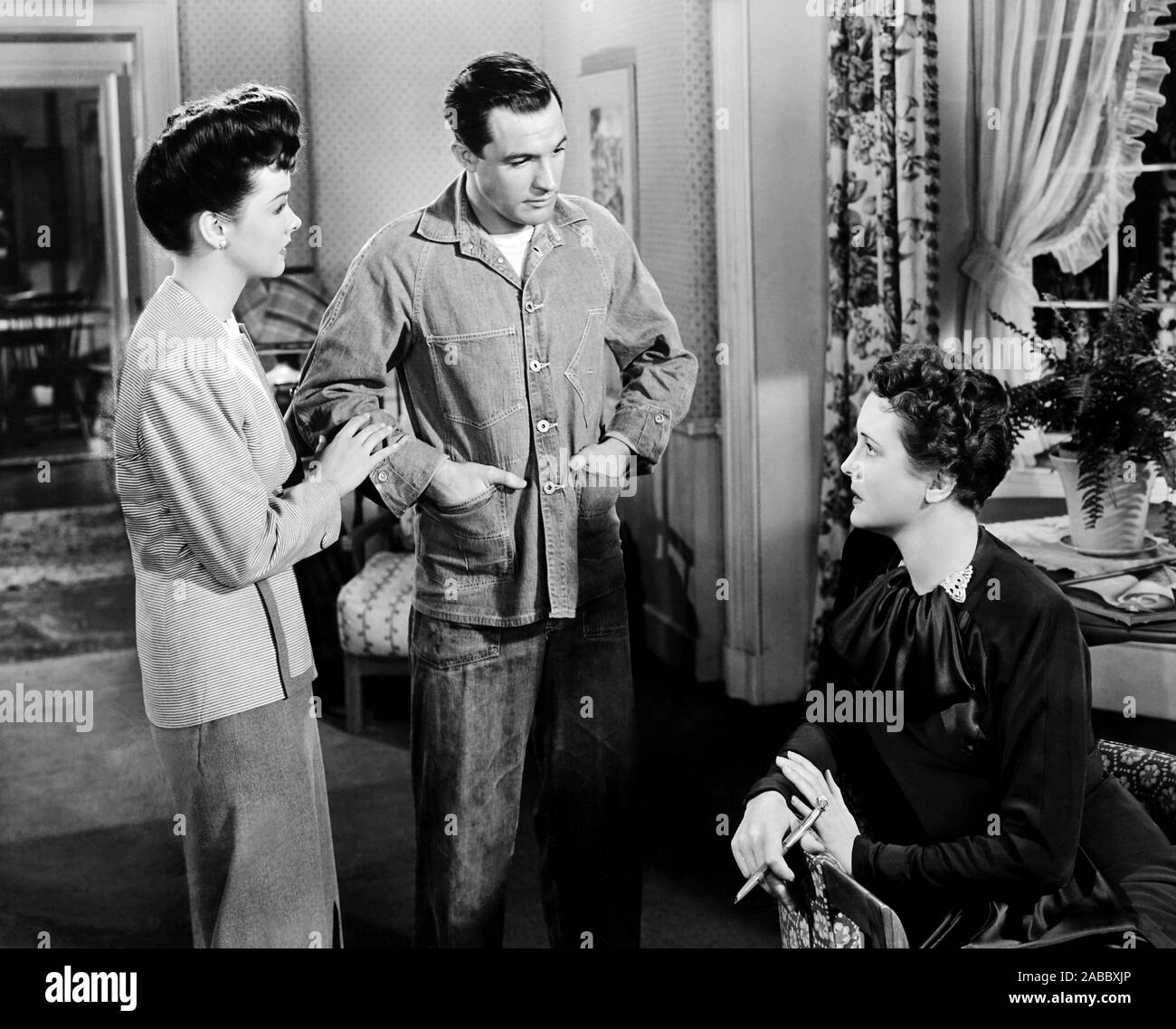 THOUSANDS CHEER, from left, Kathryn Grayson, Gene Kelly, Mary Astor ...