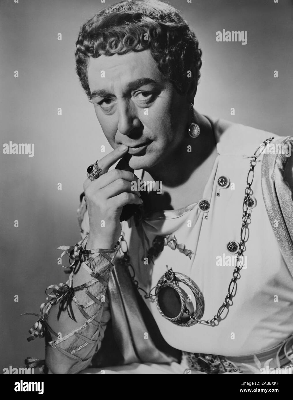 ANDROCLES AND THE LION, Maurice Evans, 1952 Stock Photo - Alamy