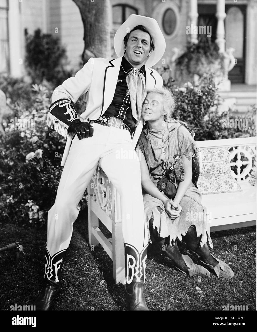 ANNIE GET YOUR GUN, from left: Howard Keel, Betty Hutton, 1950 Stock ...