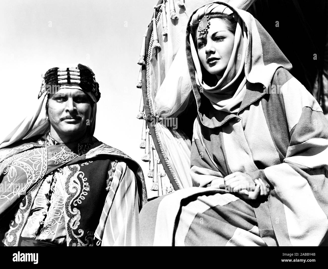 ARABIAN NIGHTS, from left, Leif Erickson, Maria Montez, 1942 Stock ...