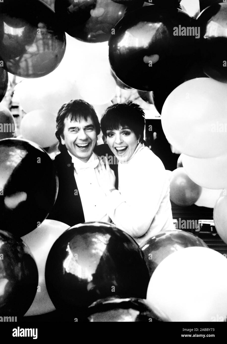ARTHUR 2: ON THE ROCKS, from left, Dudley Moore, Liza Minnelli, 1988 ...