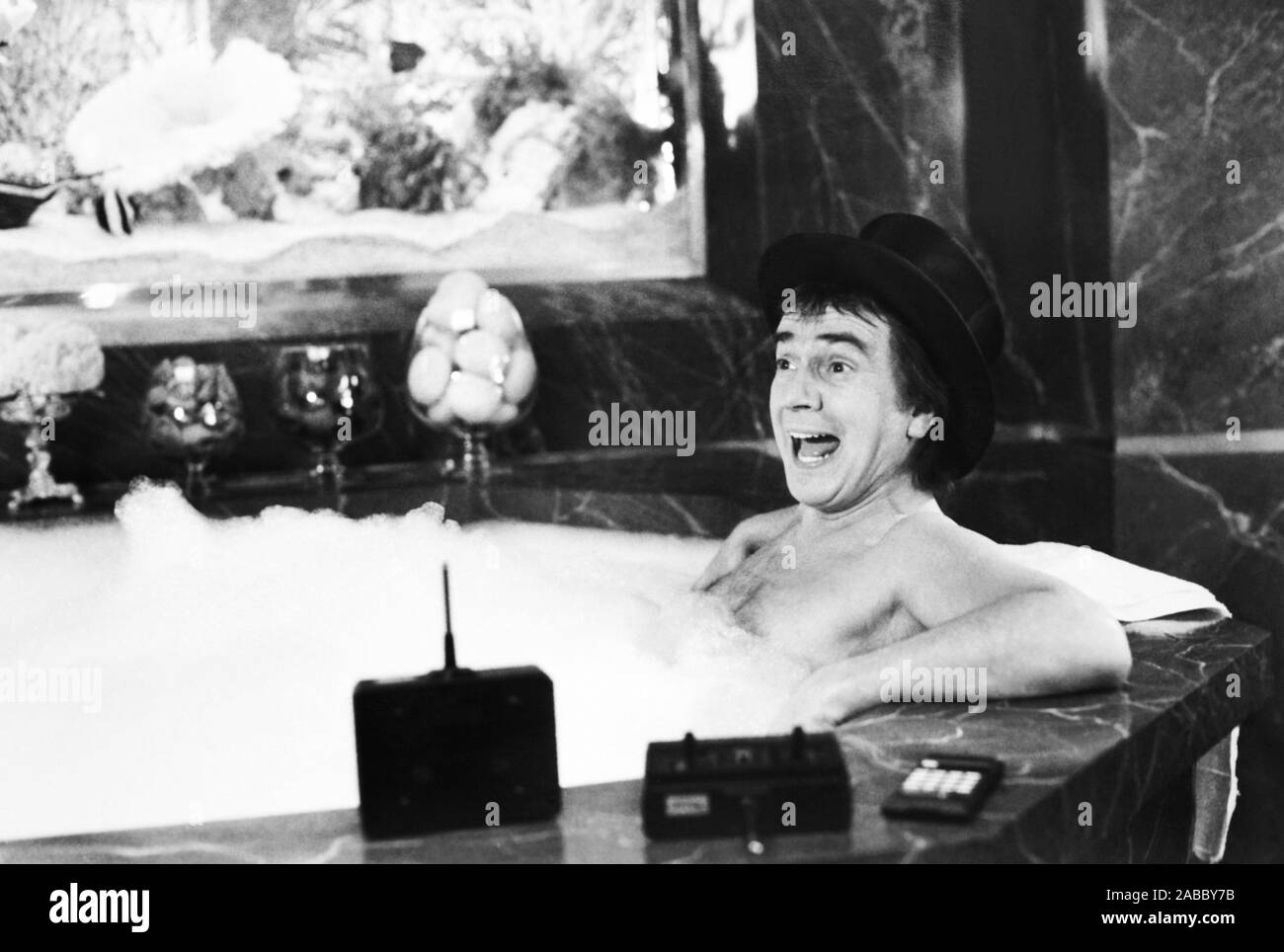 ARTHUR 2: ON THE ROCKS, Dudley Moore, 1988, © Warner Brothers/courtesy ...