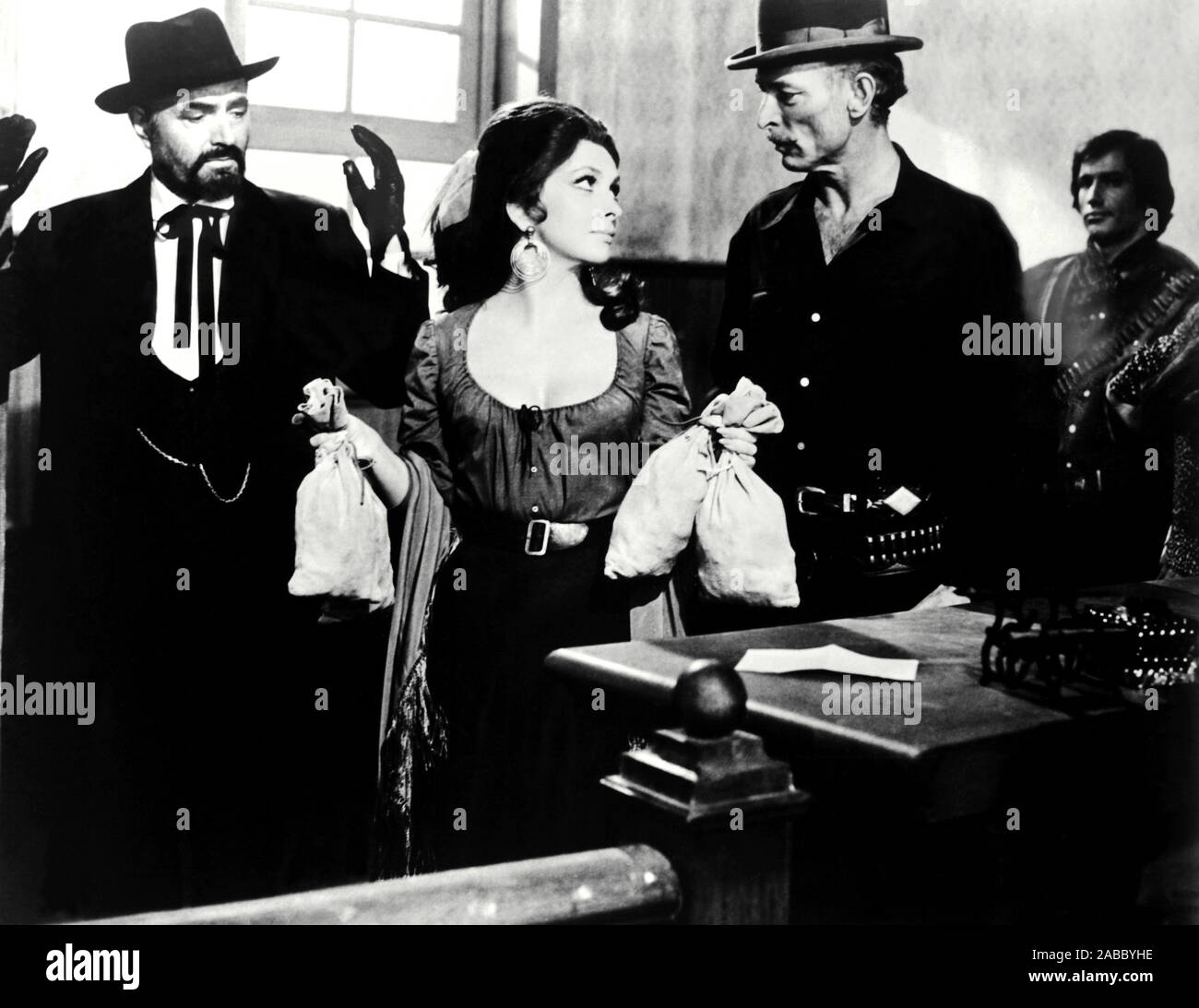 BAD MAN'S RIVER, (aka EL HOMBRE DE RIO MALO), from left, James Mason ...