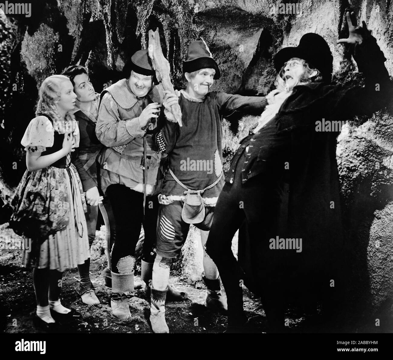 BABES IN TOYLAND, from left: Charlotte Henry, Felix Knight, Oliver ...