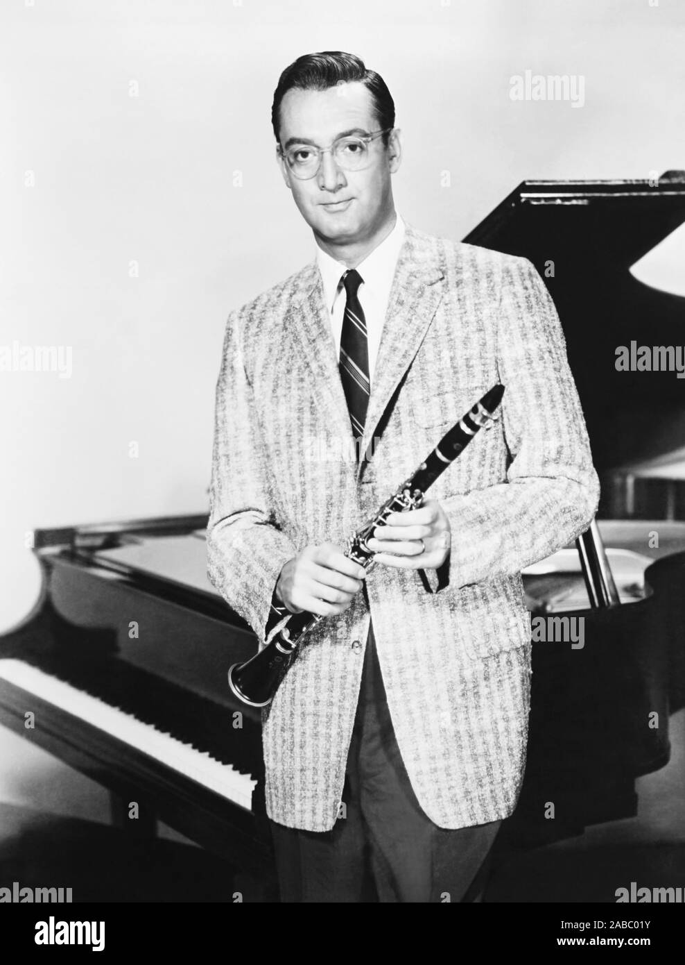THE BENNY GOODMAN STORY, Steve Allen as Benny Goodman, 1956 Stock Photo ...