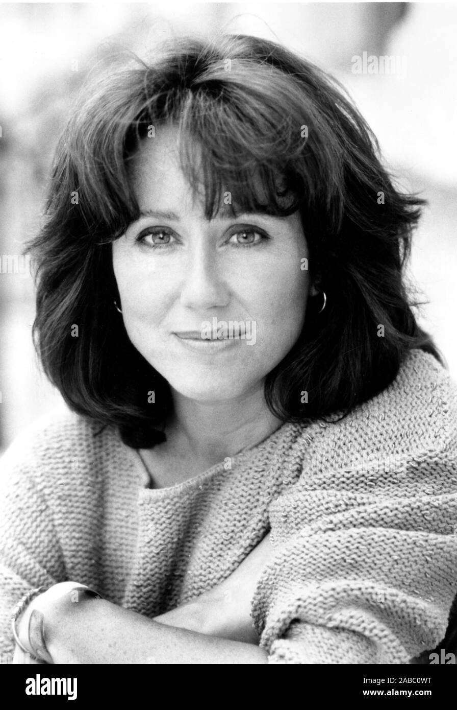 Mary Mcdonnell Young STYLE ICONS // Mary McDonnell