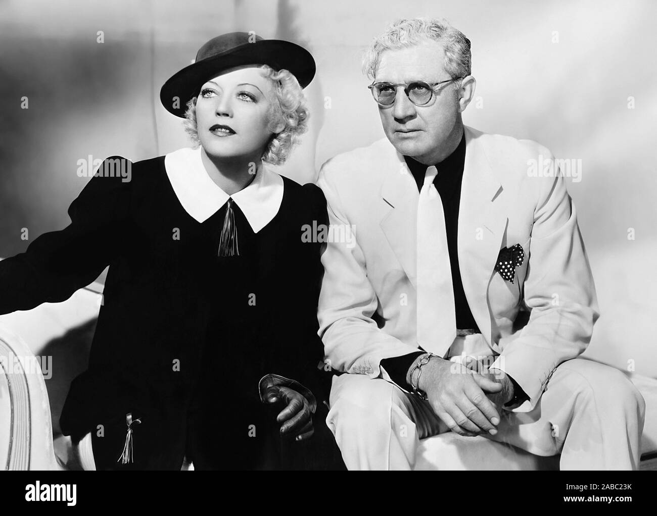 CAIN AND MABEL, from left: Marion Davies, director Lloyd Bacon on set ...