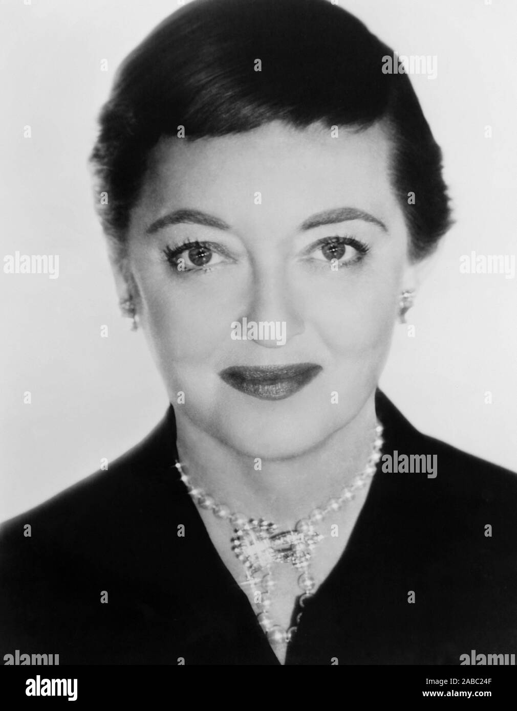 THE CATERED AFFAIR, Bette Davis, 1956 Stock Photo - Alamy