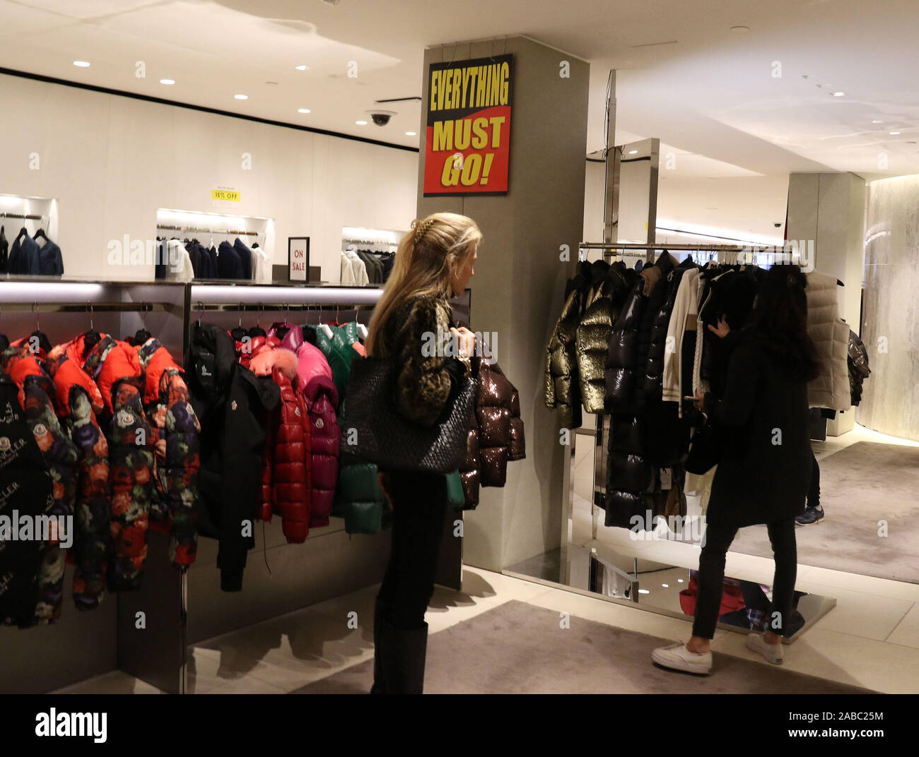 Barneys Department Store High Resolution Stock Photography and Images ...