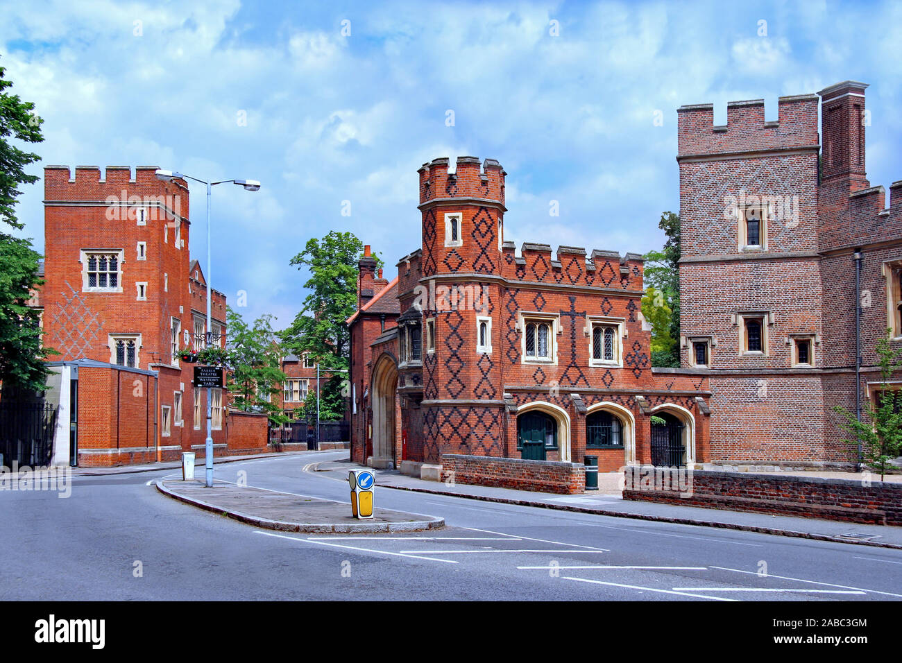 Eton college buildings hi-res stock photography and images - Alamy