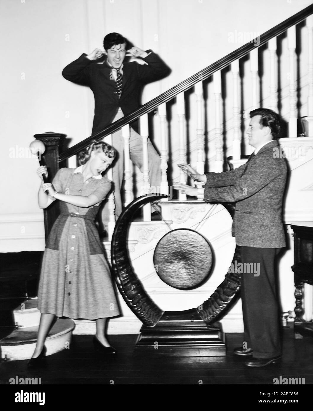 ALL OVER THE TOWN, from left: Eleanor Summerfield, Bryan Forbes (rear ...