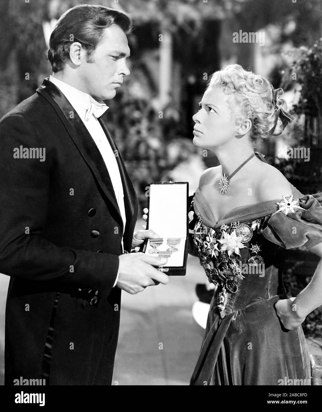 ANNIE GET YOUR GUN, from left, Howard Keel, Betty Hutton, 1950 Stock ...