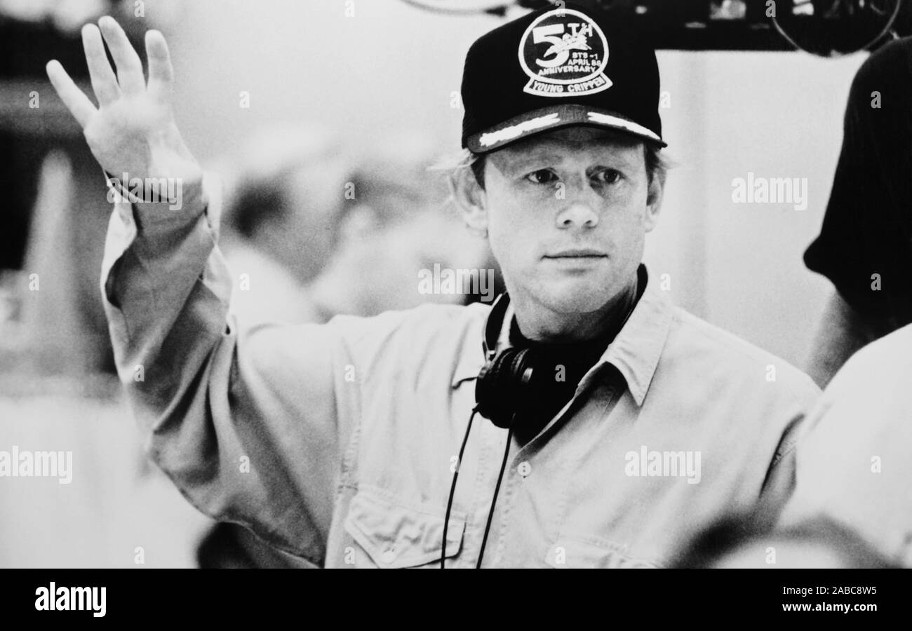 APOLLO 13, director Ron Howard on set, 1995, © Universal/courtesy ...
