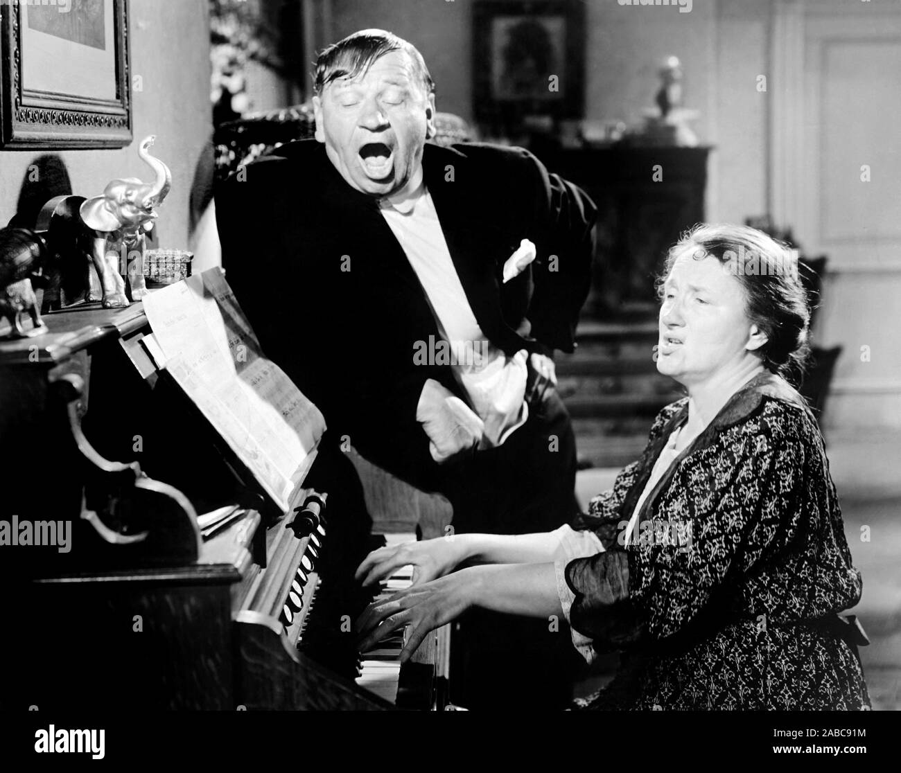 BARNACLE BILL, from left, Wallace Beery, Marjorie Main, 1941 Stock Photo - Alamy