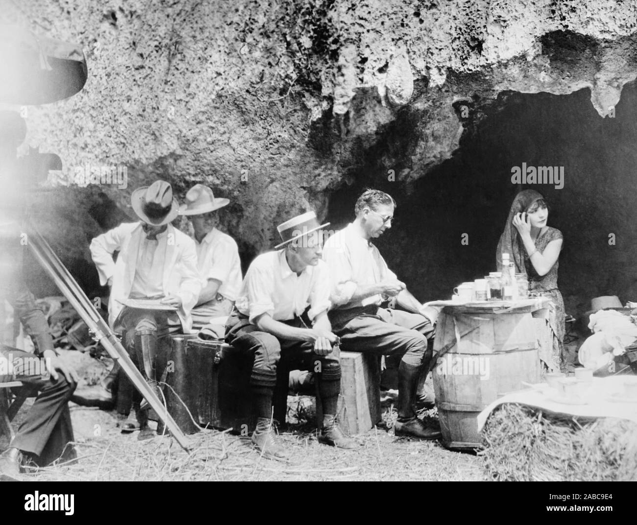 THE BANDOLERO, director Tom Terriss (second from right), Renee Adoree ...