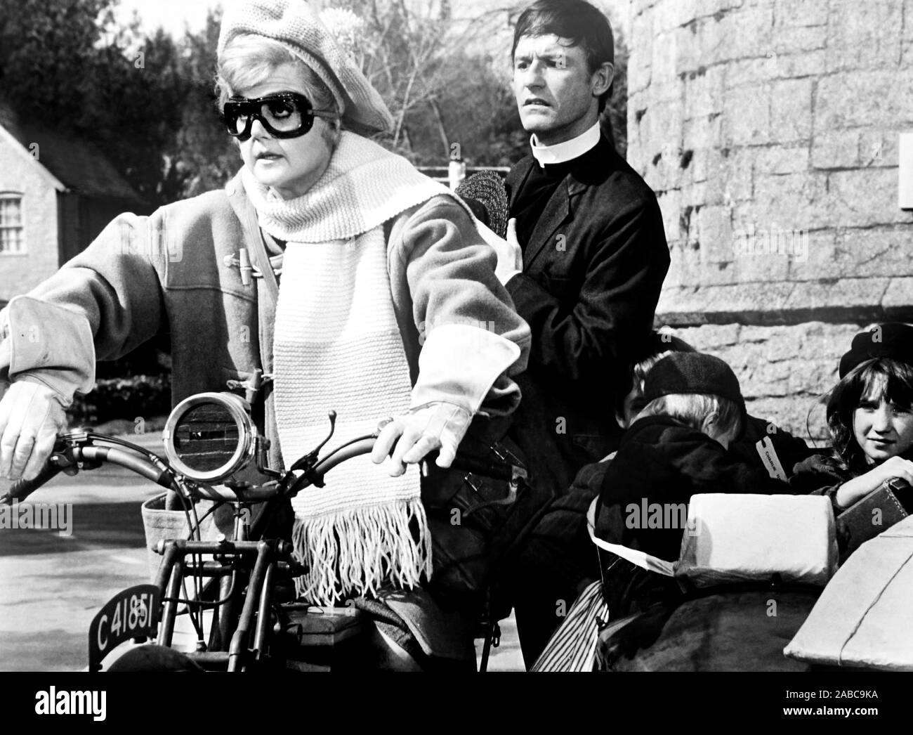 BEDKNOBS AND BROOKSTICKS, from left, Angela Lansbury, Roddy McDowall ...