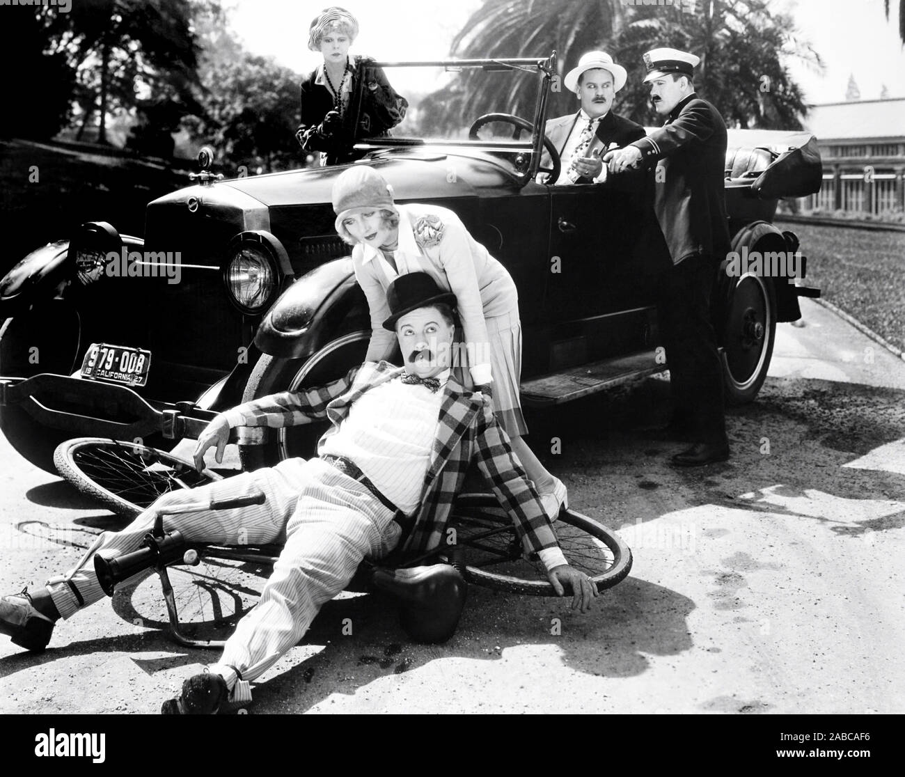 THE BICYCLE FLIRT, from left, Billy Bevan, Carole Lombard, Dot Farley ...