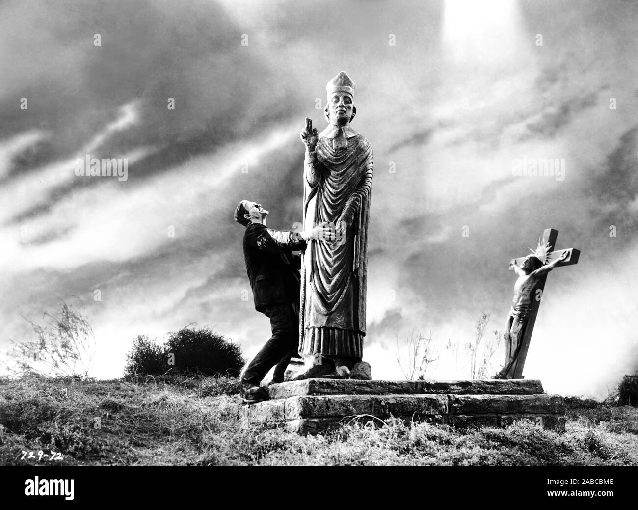BRIDE OF FRANKENSTEIN, Boris Karloff, 1935 Stock Photo - Alamy