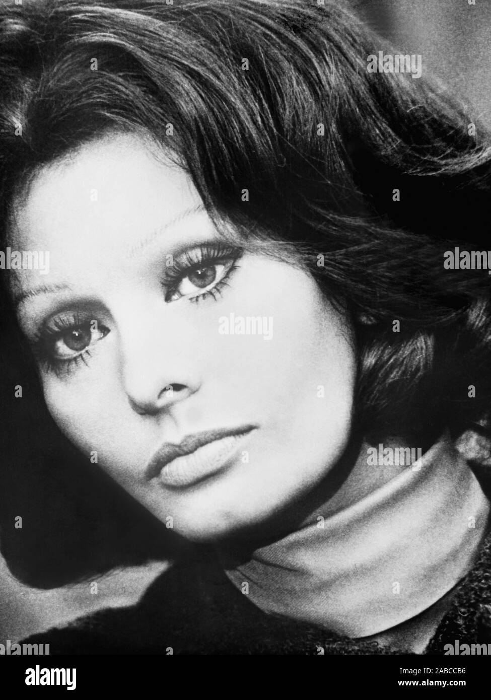 THE CASSANDRA CROSSING, Sophia Loren, 1976 Stock Photo - Alamy