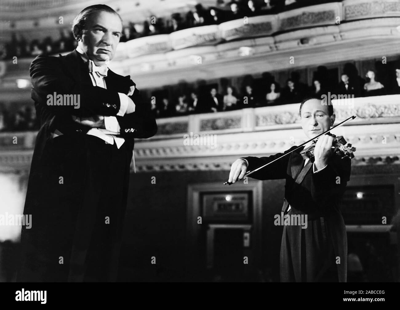 CARNEGIE HALL, from left: Fritz Reiner, Jascha Heifetz, 1947 Stock ...