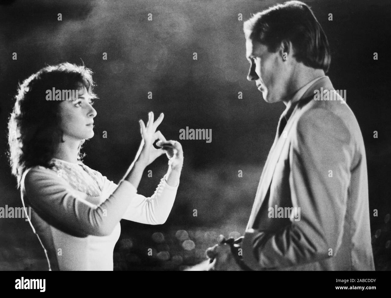 CHILDREN OF A LESSER GOD, from left: Marlee Matlin, William Hurt, 1986 ...