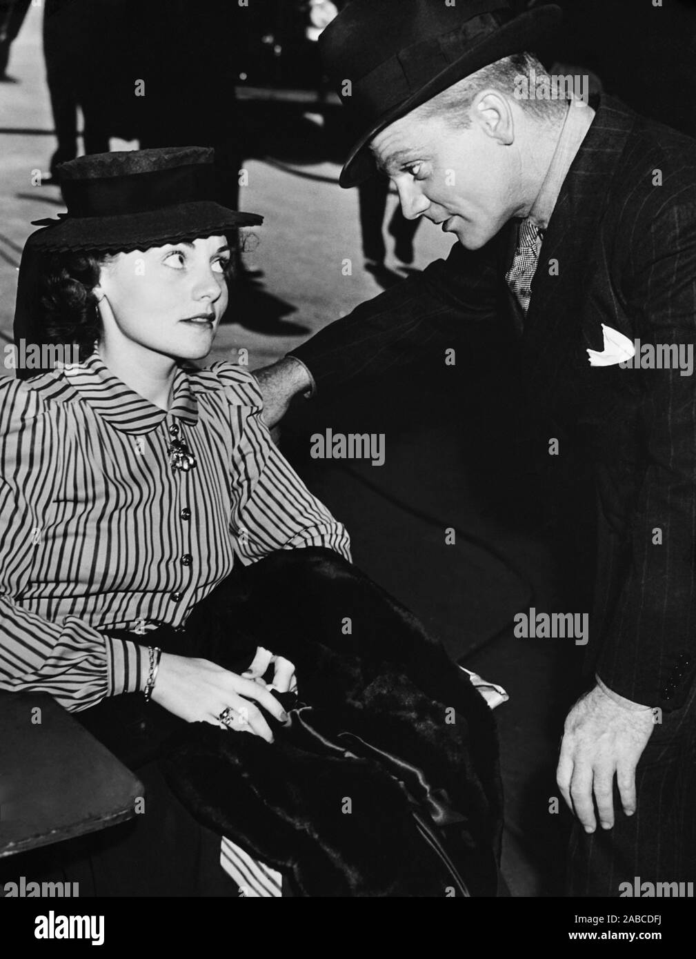 CITY FOR CONQUEST, from left: Jeanne Cagney visiting her brother James ...