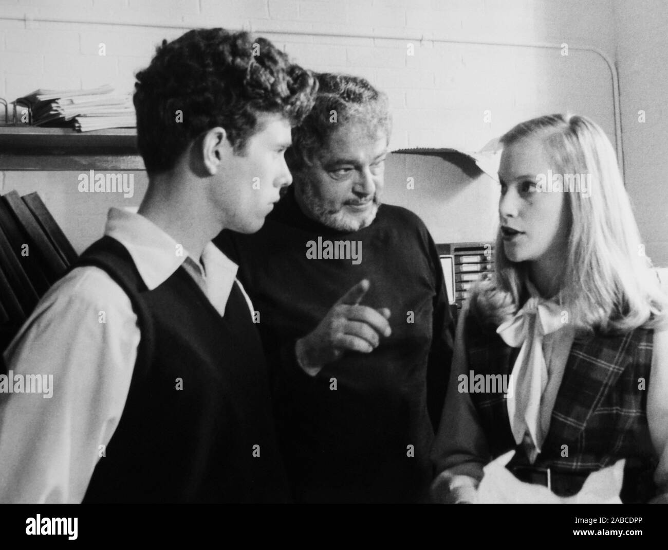 CLASS OF '44, from left: Gary Grimes, director Paul Bogart, Deborah ...