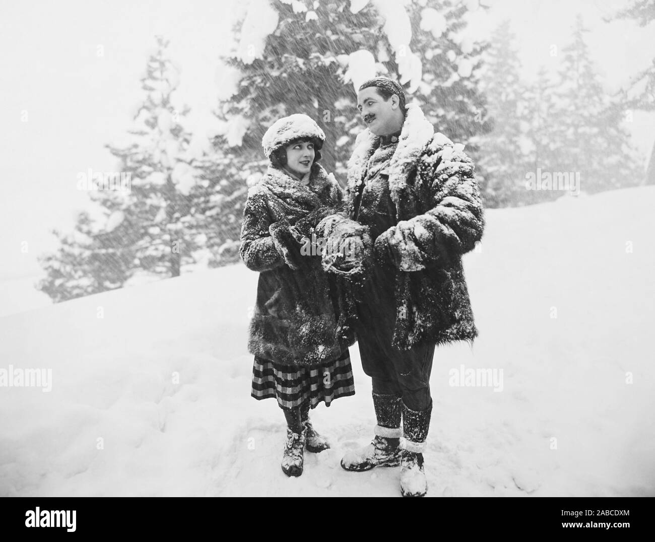 COLD FEET, from left: Viora Daniel, Henry Murdock, 1922 Stock Photo - Alamy