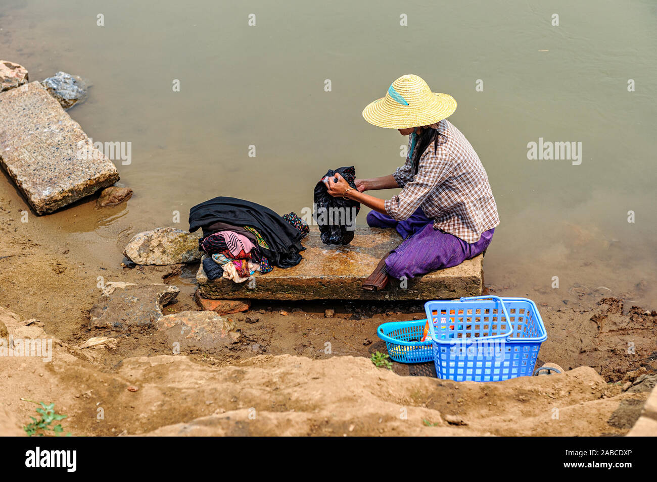 Irrawaddy river village hi-res stock photography and images - Alamy