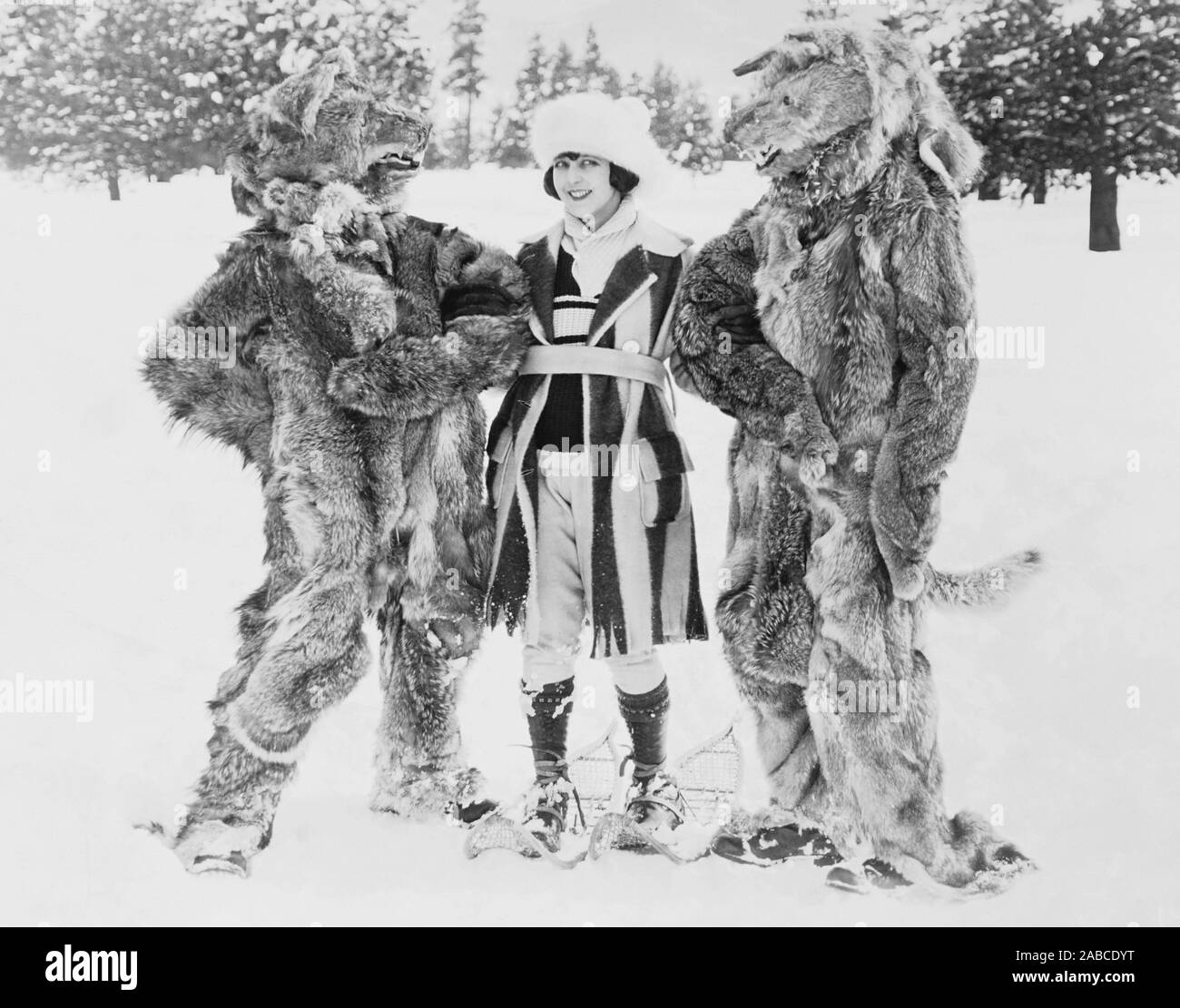 COLD FEET, Viora Daniel (center), 1922 Stock Photo - Alamy