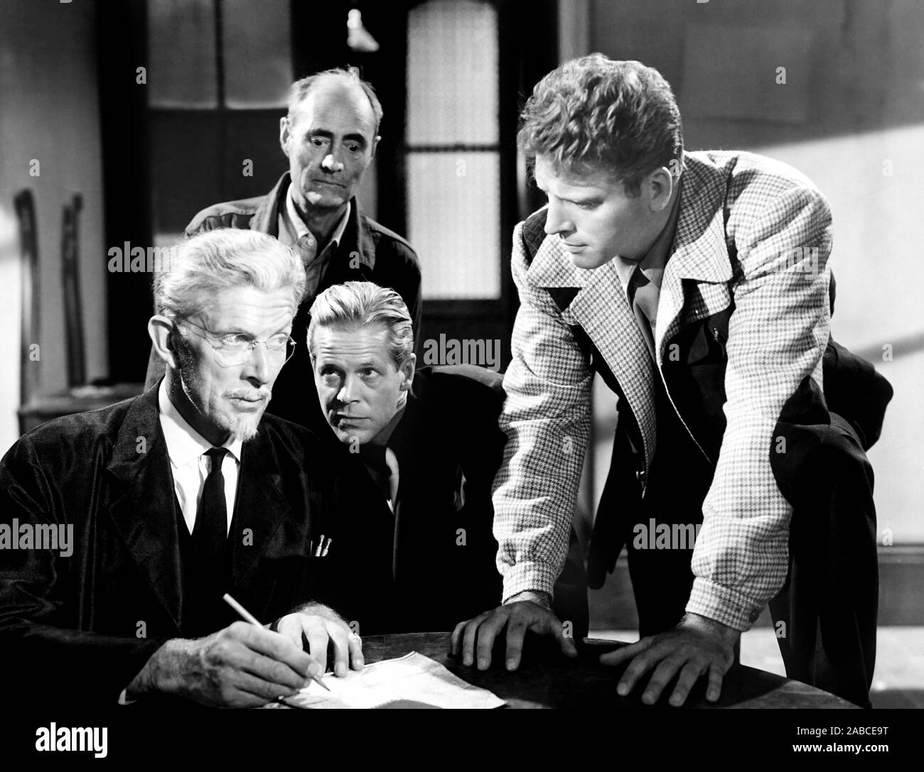 CRISS CROSS, from left, front, Alan Napier, Dan Duryea, Burt Lancaster ...