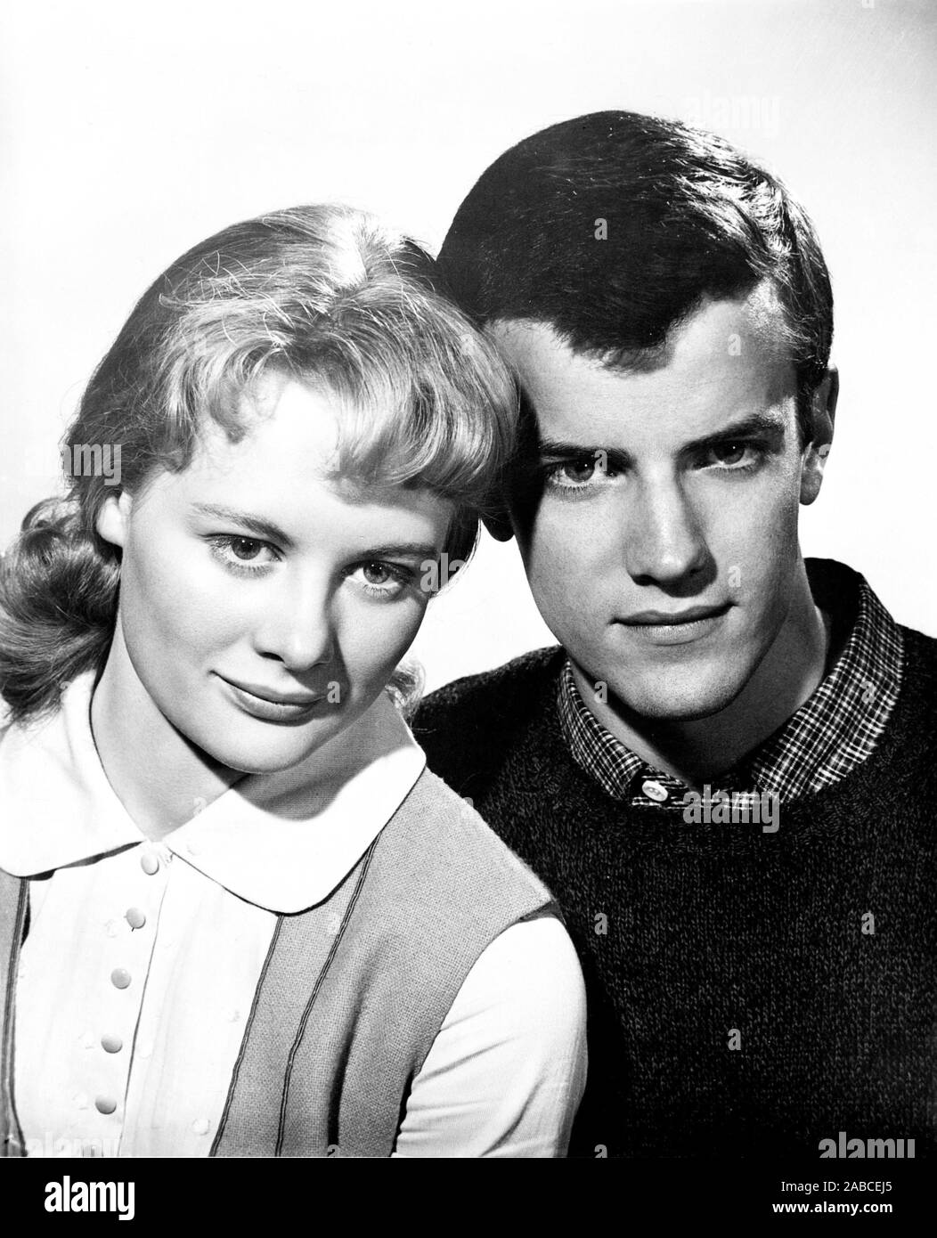 THE DARK AT THE TOP OF THE STAIRS, from left, Shirley Knight, Lee ...