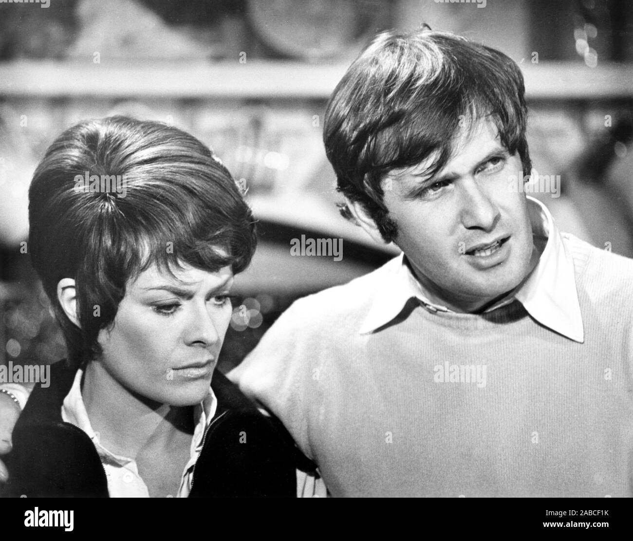 A DAY IN THE DEATH OF JOE EGG, from left, Janet Suzman, director Peter ...