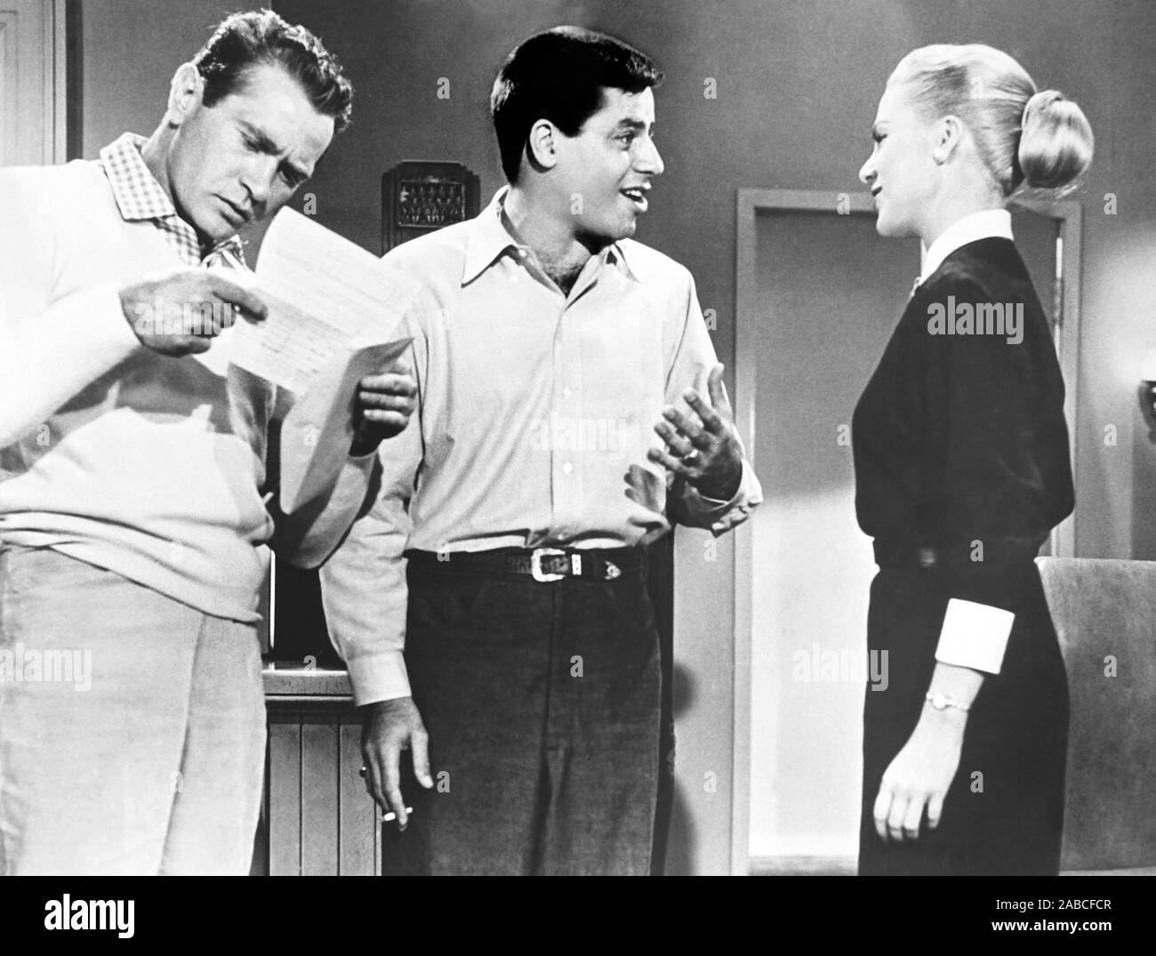 THE DELICATE DELINQUENT, from left, Darren McGavin, Jerry Lewis, Martha ...
