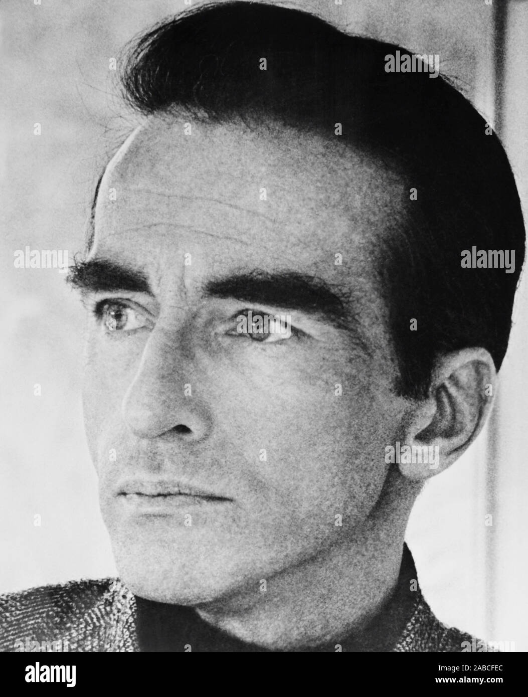 THE DEFECTOR, (aka L'ESPION), Montgomery Clift, 1966 Stock Photo - Alamy