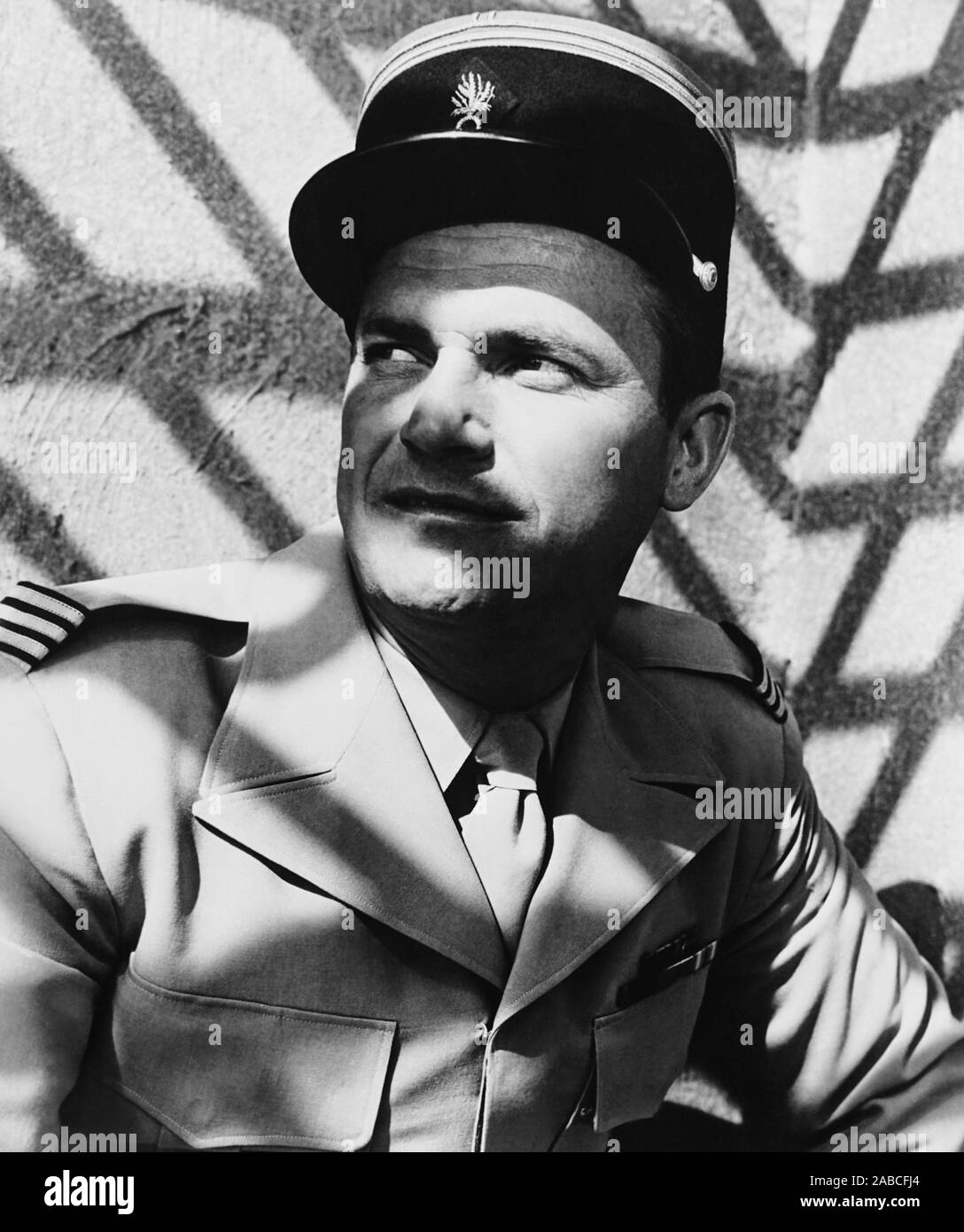 DESERT SANDS, Ralph Meeker, 1955 Stock Photo - Alamy