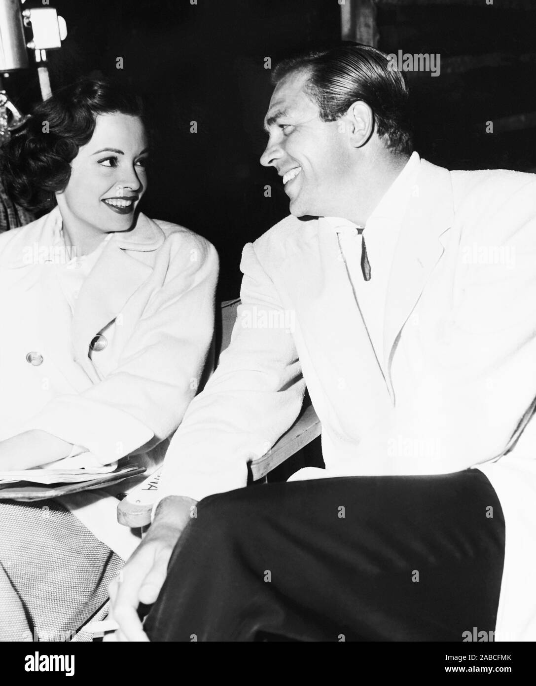 DESPERATE SEARCH, from left: Jane Greer, Howard Keel on set, 1952 Stock ...
