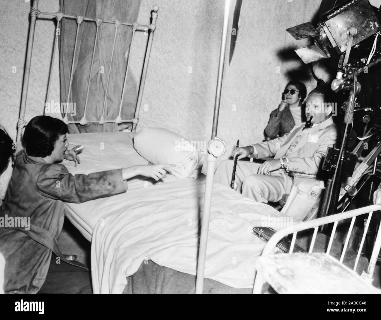 DISPUTED PASSAGE, from left: Dorothy Lamour, director Frank Borzage ...